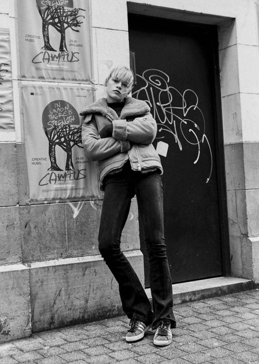 BRAVE MODELS - TESS BEVERS