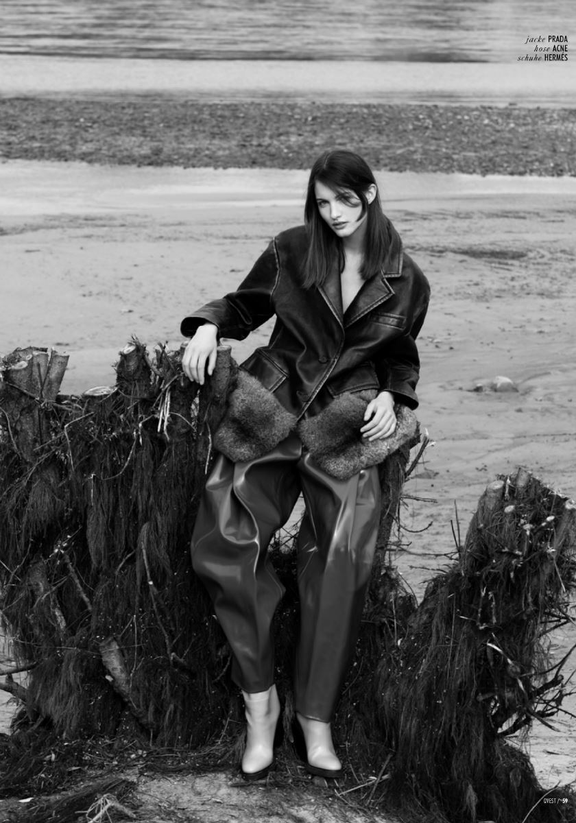 BRAVE MODELS - HILAL ATA