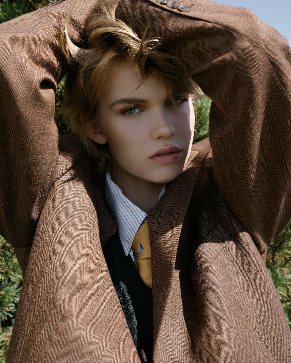 BRAVE MODELS - MIRIAM REPA