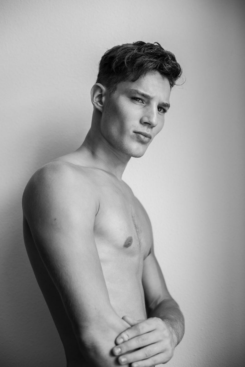 BRAVE MODELS - ADAM E